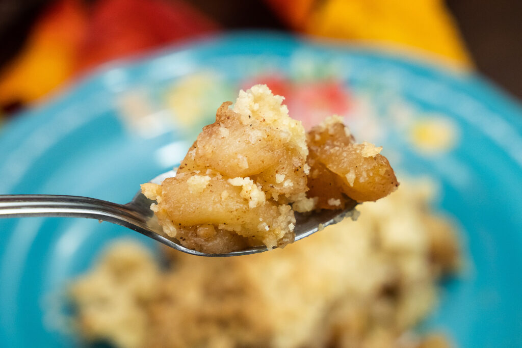 The Perfect Apple Crumble - Que Bien Sabe by Marina